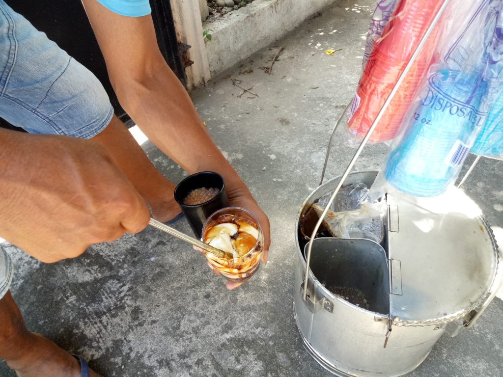 Taho: a must-try yummy street snack in the Philippines | 東南アジアローカル旅